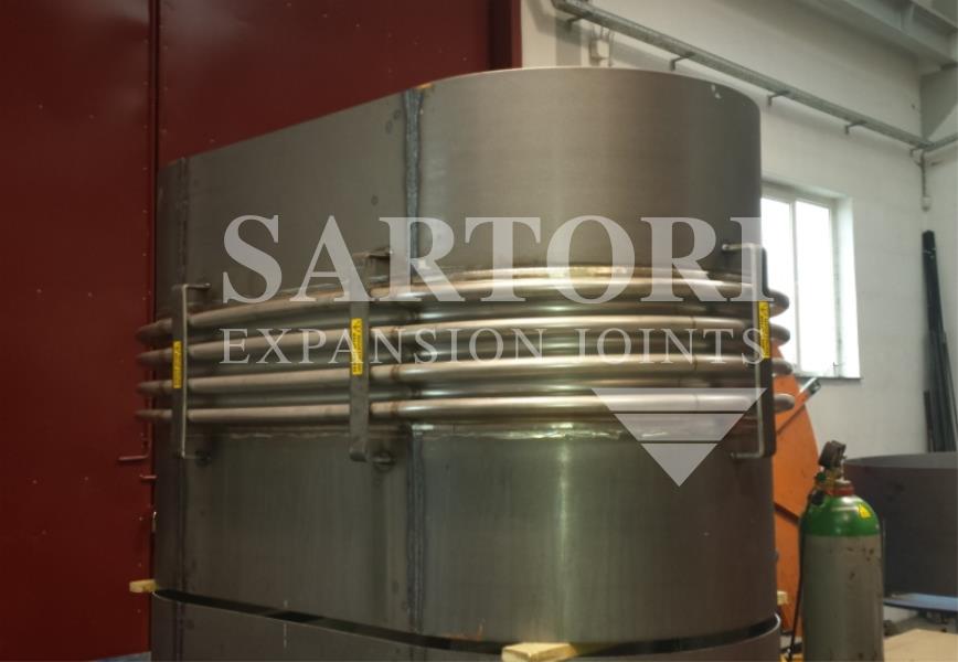 Compensatori di dilatazione metallici con configurazioni speciali ...